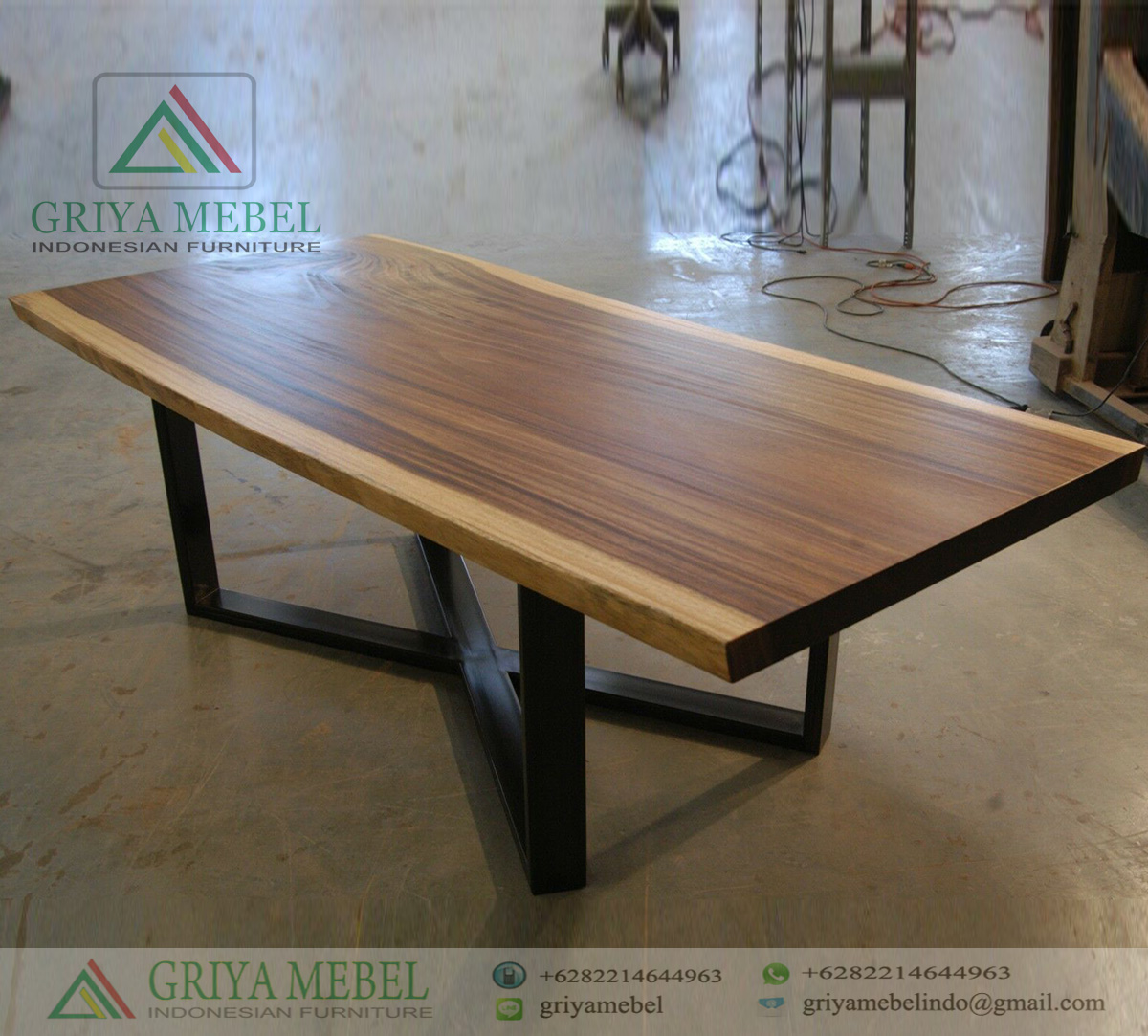 Meja Solid Trembesi Kaki Besi | Furniture Jati Jepara